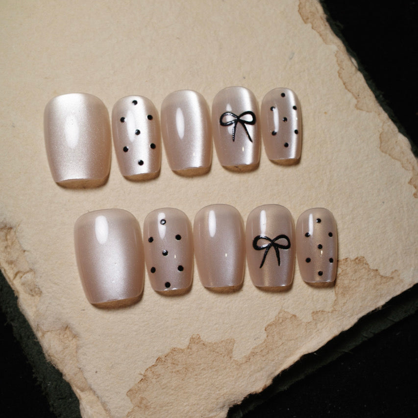 Siva Nail, Classic Dots and Bows, Playful Polka Dot, Handmade Press on
